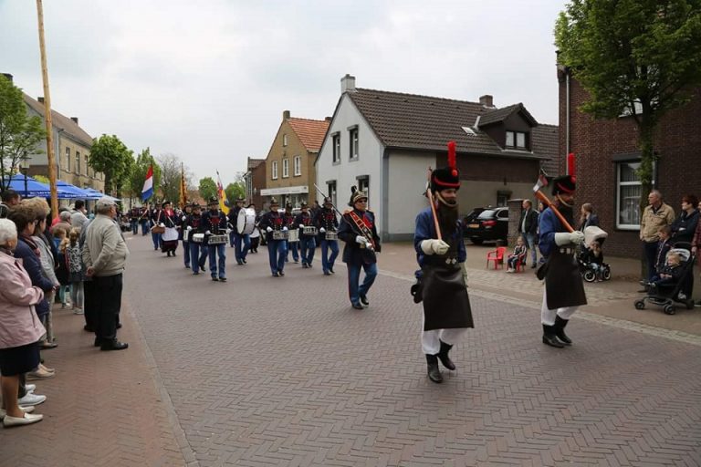 1e Bondsfeest te Montfort – Schutterij Broederschap van "Het Heilig Kruis"